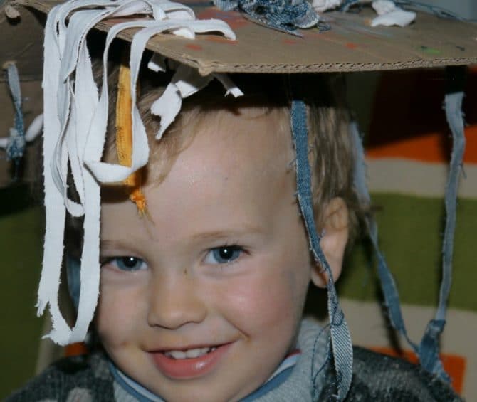 To Make Toddler Motor Skills Toy will take you 5 minutes - Playtivities