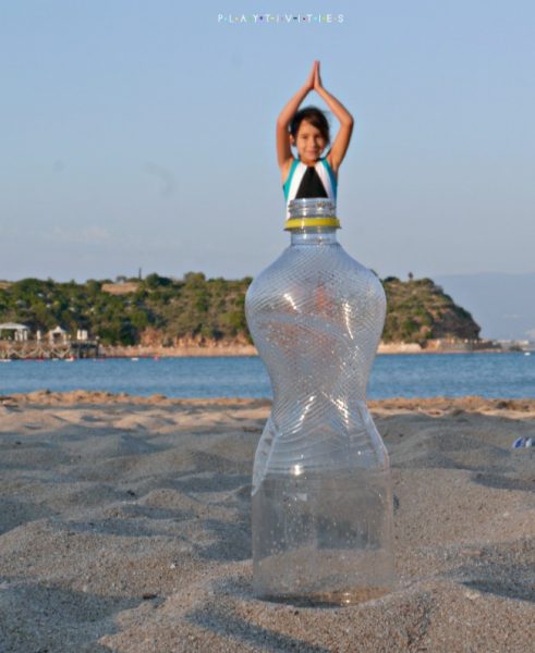 Forced Perspective. Fun Pictures At The Beach - Playtivities