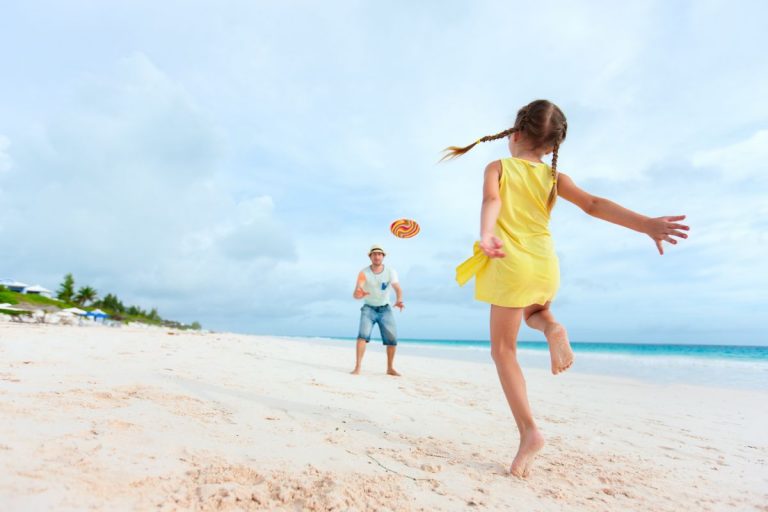 30 Beach Activities and Games for Endless Fun - PLAYTIVITIES